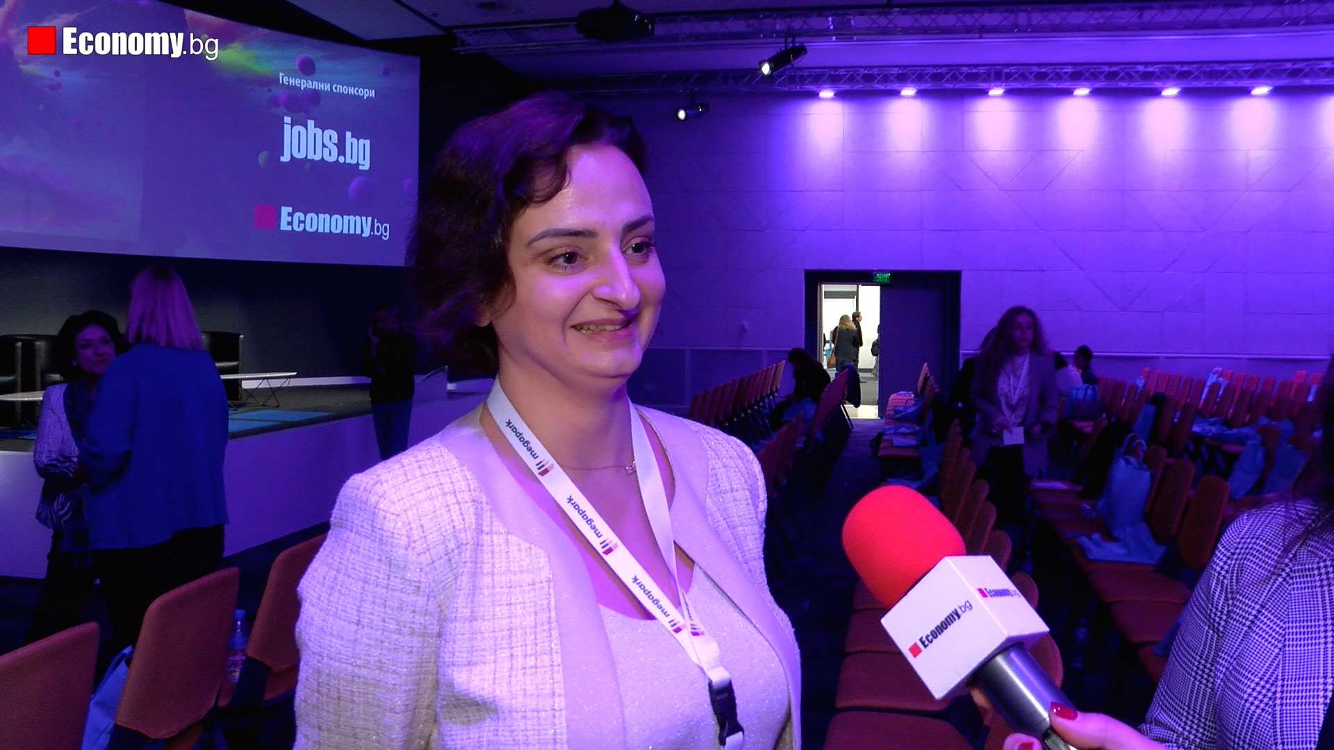 JOBS.BG - Анкета: Използват ли и за какво изкуствен интелект HR мениджърите в България?